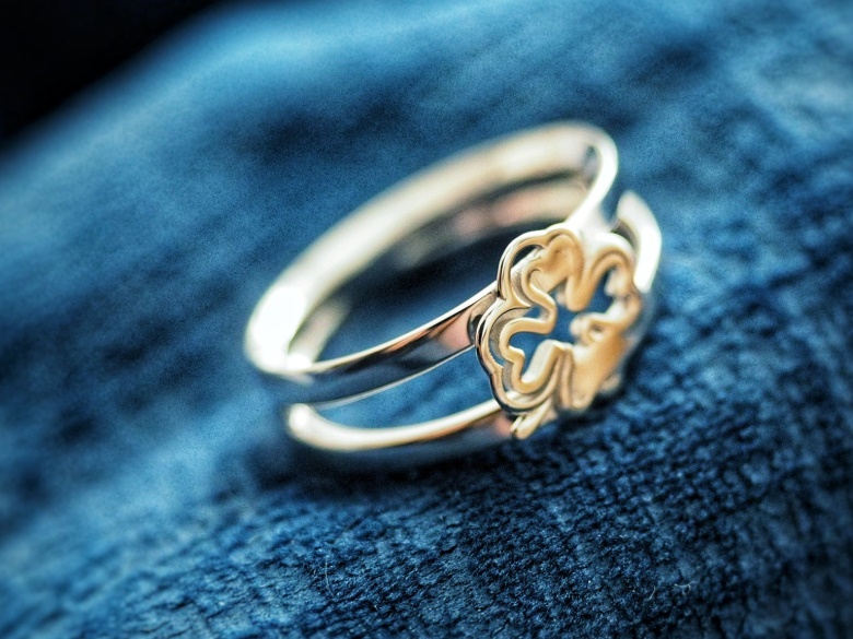 Lucky charm ring | 3D Printing Shop | i.materialise