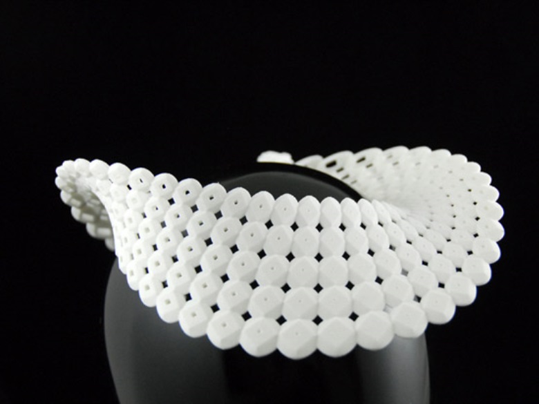 Möbius hat | 3D Printing Shop | i.materialise