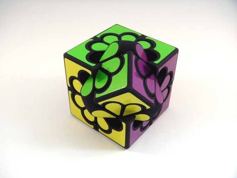 Crazy Daisy Cube | 3D Printing Shop | i.materialise